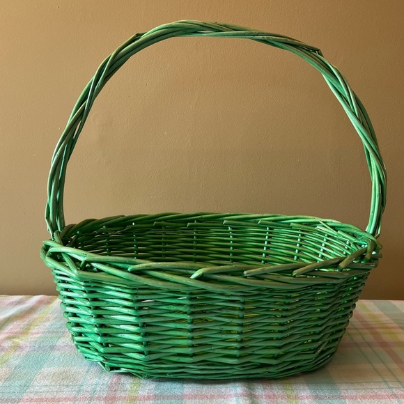 Accents | Vibrant Vintage Green Wicker Basket With Handle | Poshmark